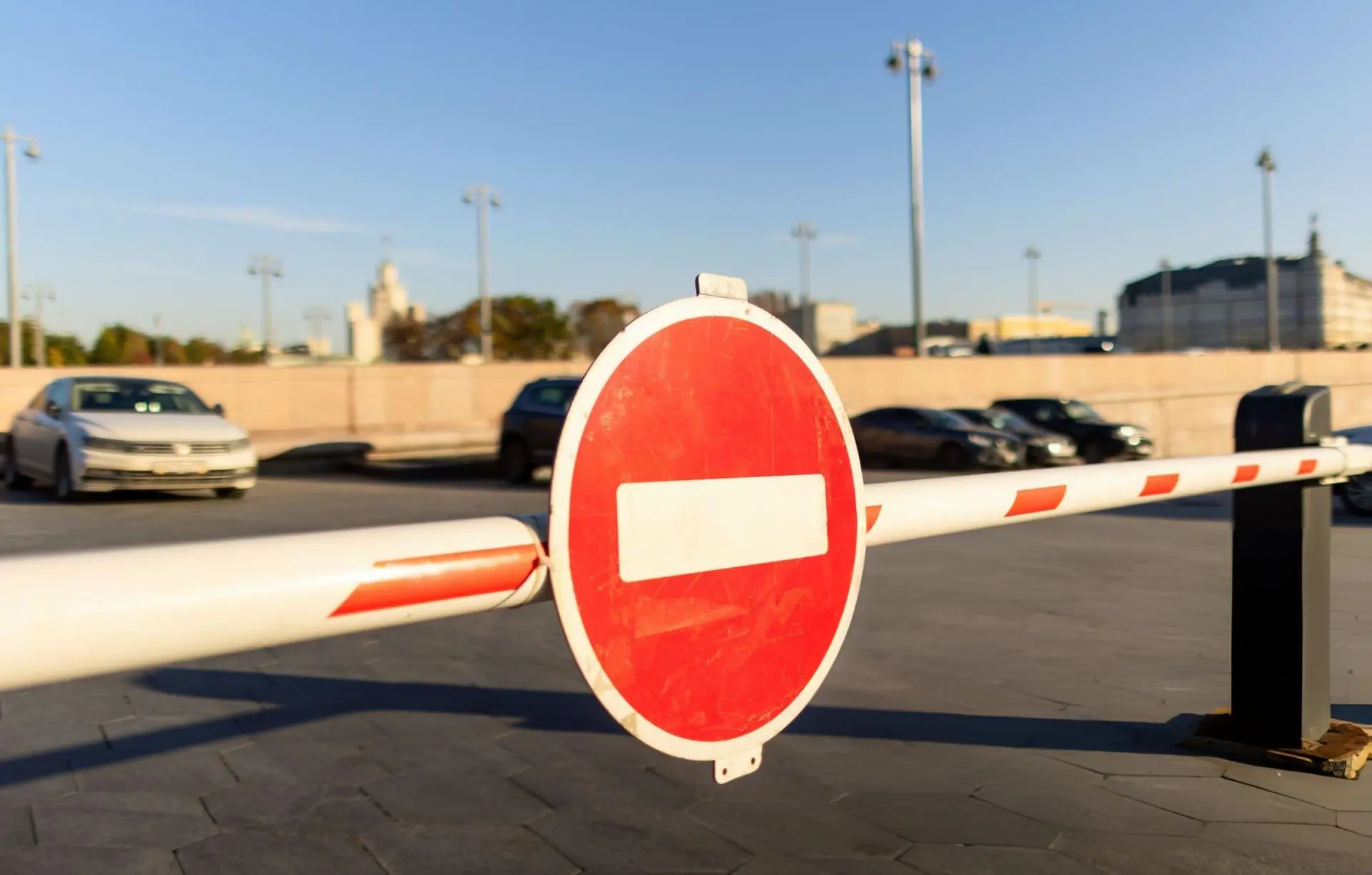 Ensuring Road Safety with Advanced Traffic Barriers | Hitech Barrier